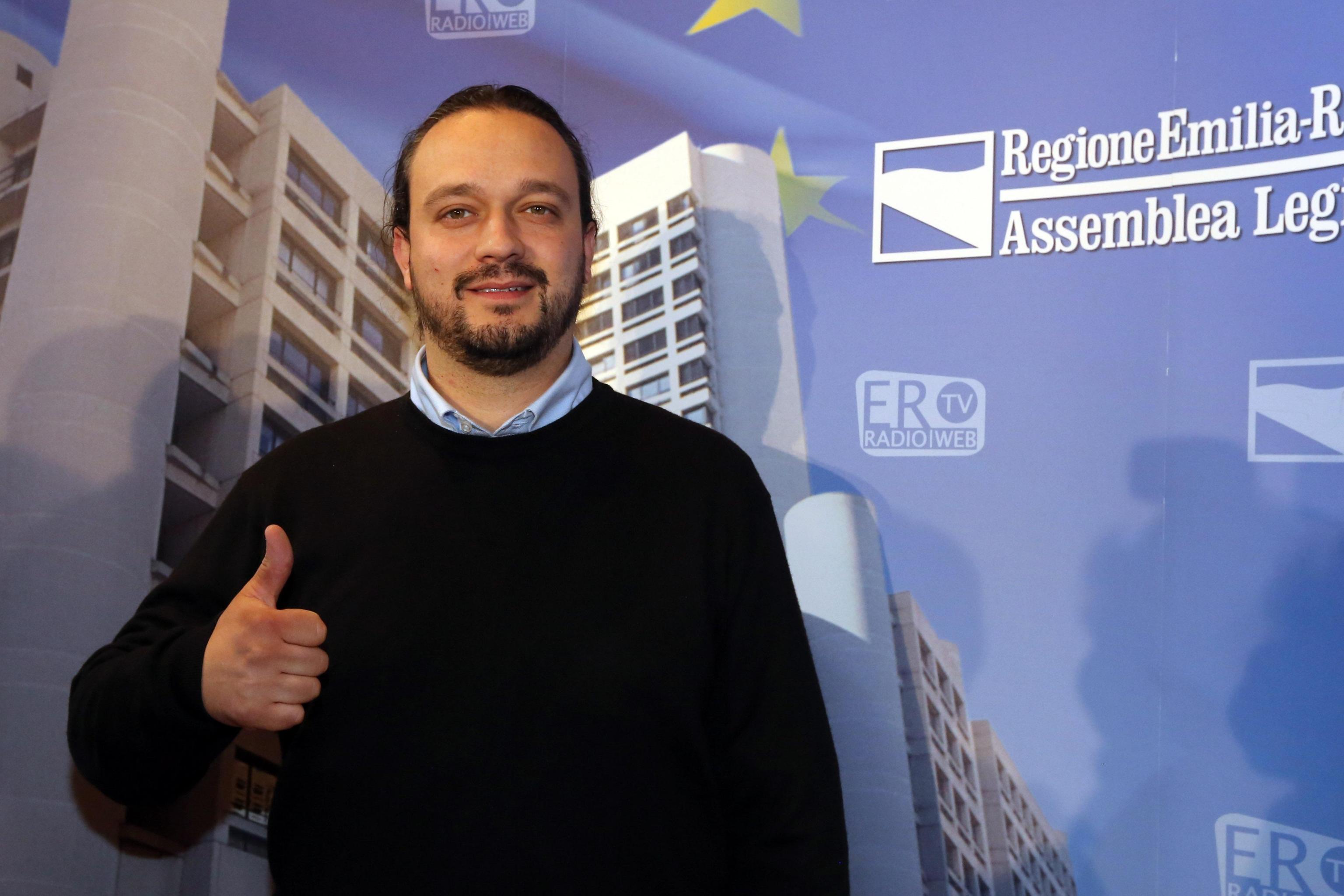 Chi è Alan Fabbri, il rocker che porta Ferrara a destra - Open