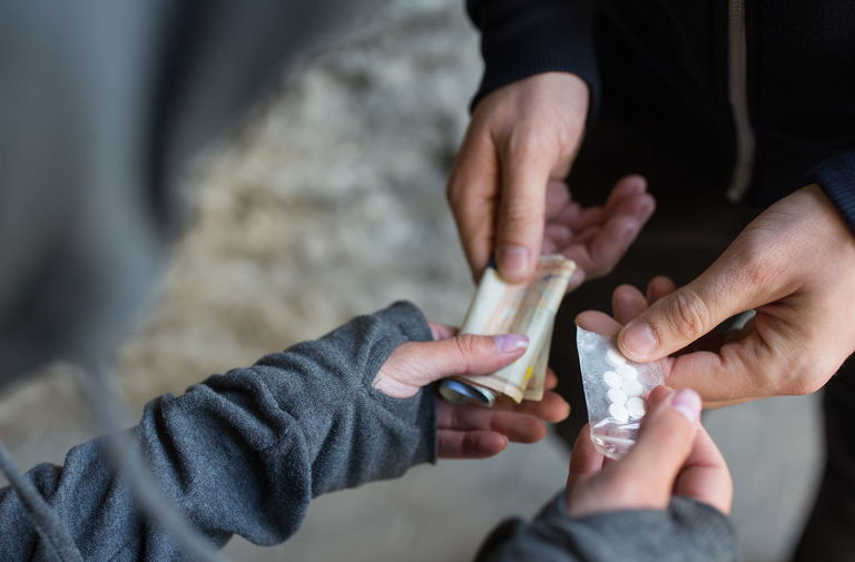 La realtà oltre Sanpa. Dai giovanissimi agli over 60 drogati di ...