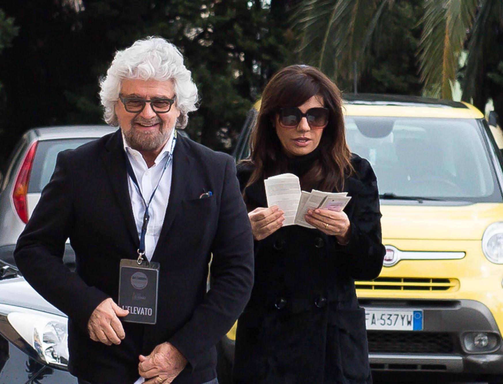 La moglie di Grillo risponde all’attacco di Boschi: «C’è un video che ...