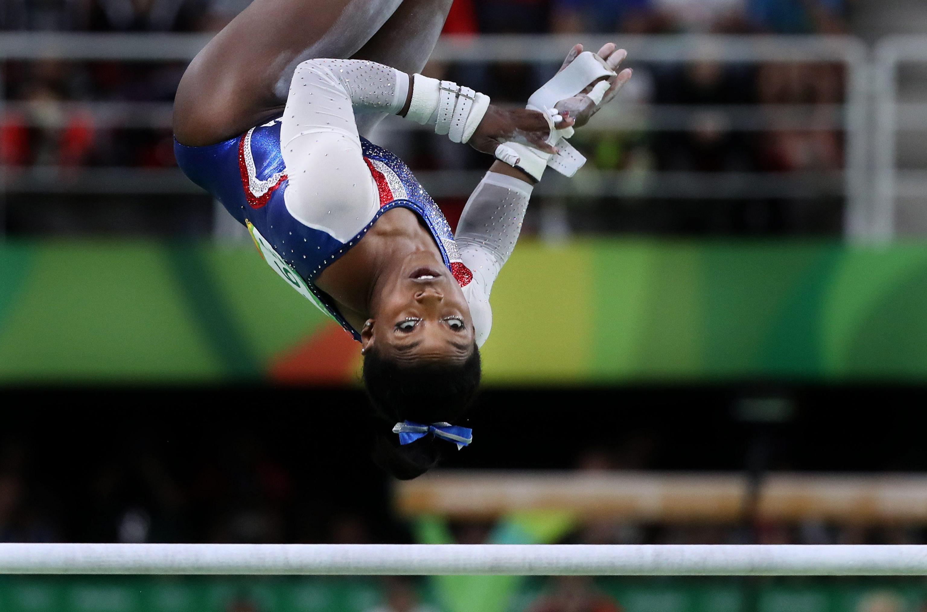 Tutti in piedi per Simone Biles: bronzo alla trave per l'ultima gara a ...